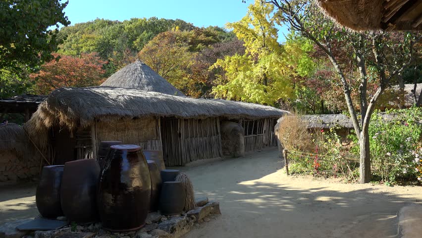 Traditional Hanok Courtyard In The Minsok Folk Village. Seoul, South ...