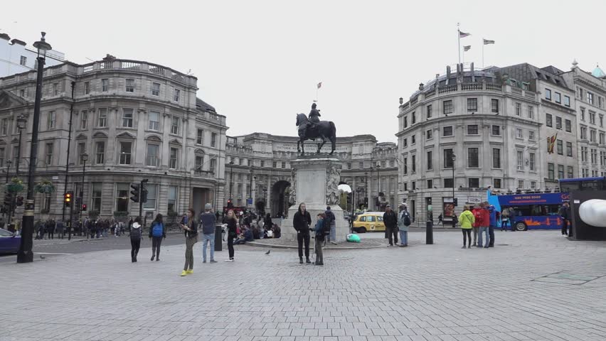 Circle at Trafalgar Square with Stock Footage Video (100% Royalty-free ...