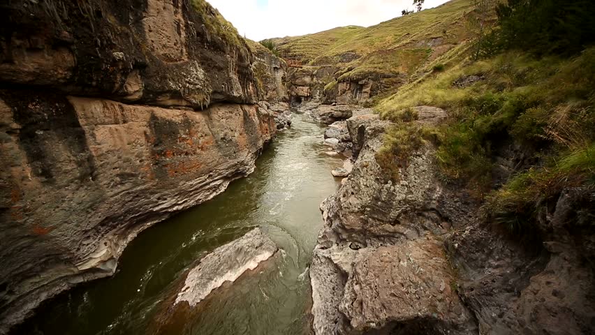PERU: Inca Grass Bridge Q'Eswachaka Over The River Apurimac In The ...
