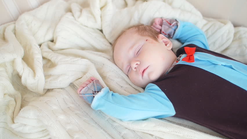 Baby Asleep On A Big Bed Stockfootage en -video's 11608676 | Shutterstock