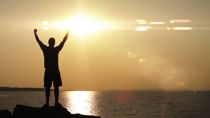 Success Pose Sunset Cliff Traveler Hands Up Concept HD Stok Video Klip ...