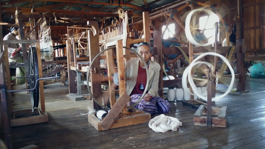 INLE LAKE, MYANMAR - 07 JAN 2014: Traditional Burmese Textile ...