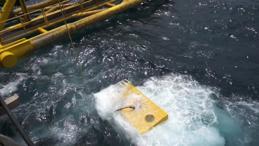 Remote Operated Vehicle (rov) On : Stockvideos & Filmmaterial (100 % ...